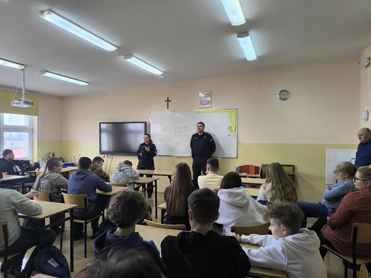 Profilaktyka zawitała do uczniów z Chodcza - Wiadomości - KMP we Włocławku