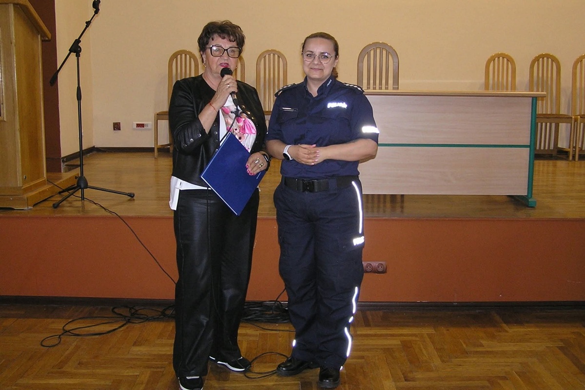 Spotkanie policjantów z Seniorami w auli Kujawskiej Szkoły Wyższej we ...